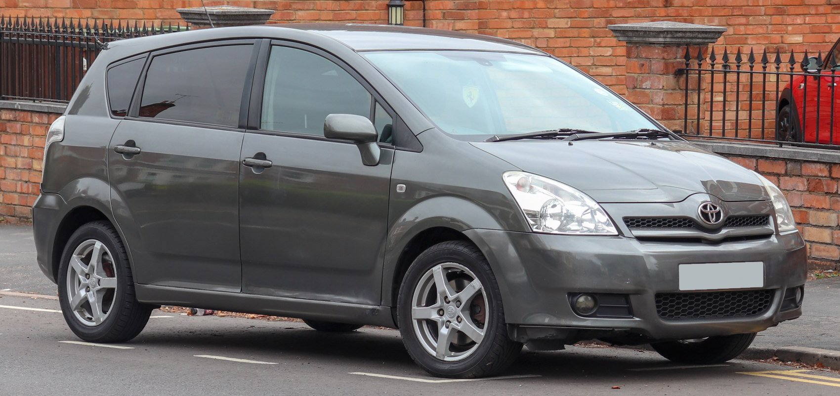 Toyota Corolla Verso technical specifications and fuel economy